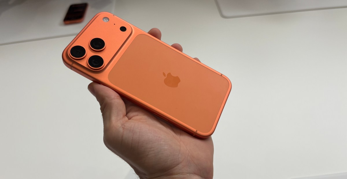 iPhone 17 Pro & Pro Max: First Look Revealed | DigitrendZ