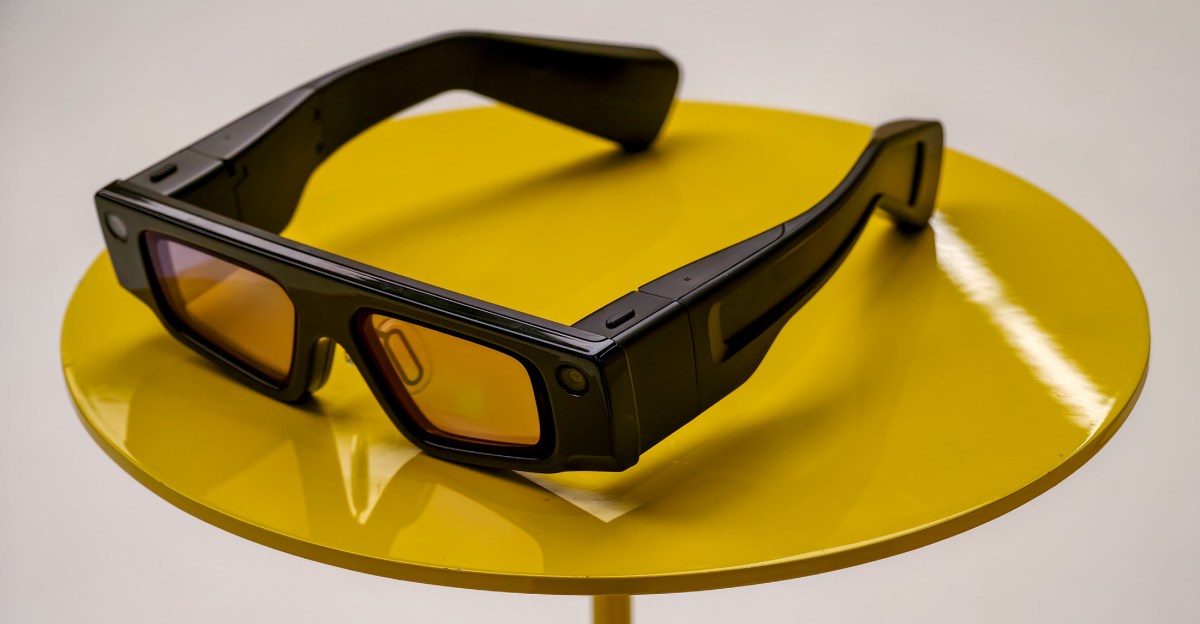 Snap OS 2.0: A Step Closer to Wearable AR Glasses | DigitrendZ