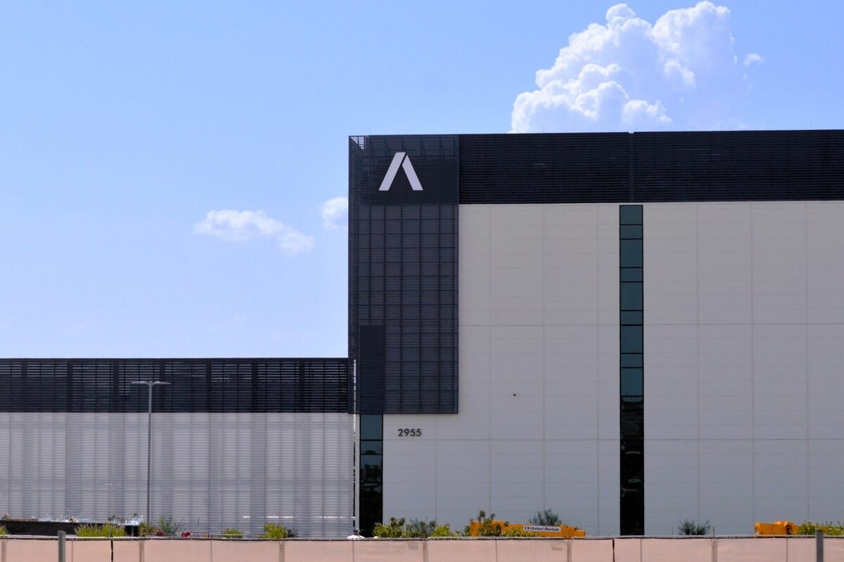 MGX, AIP, and BlackRock’s GIP to Buy Aligned Data Centers for $40B ...