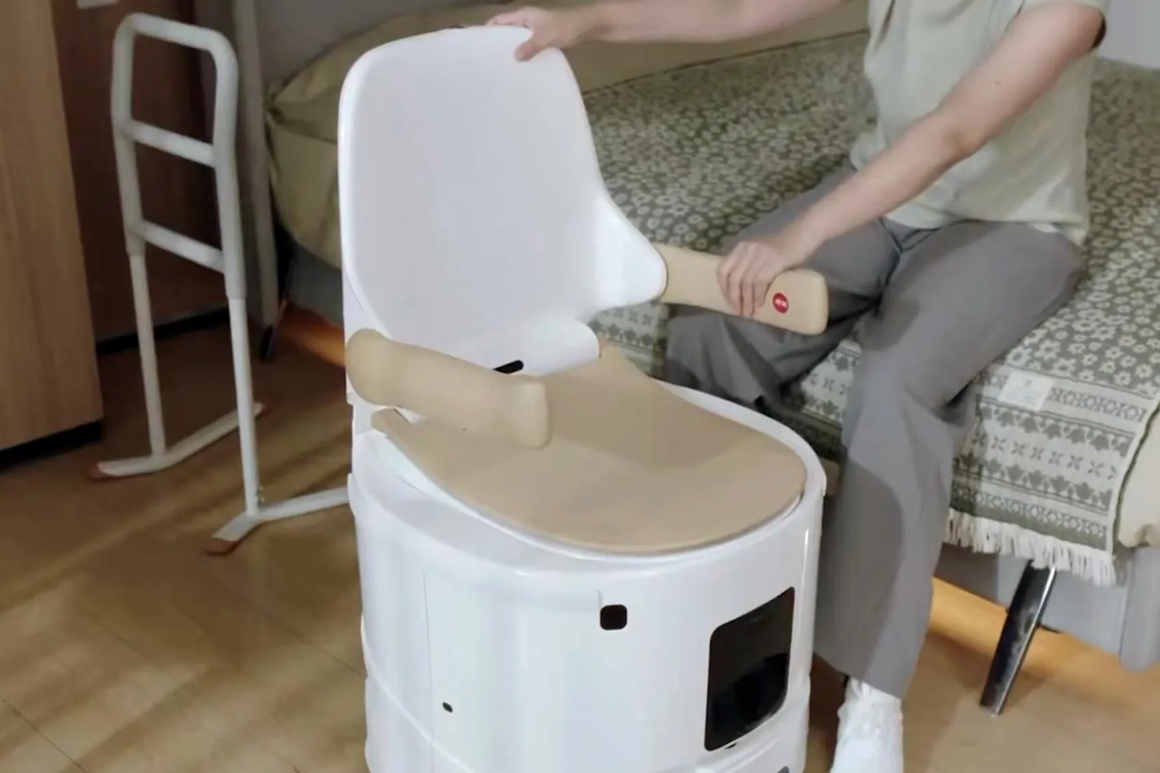 Self-Driving Robotic Toilet Comes to You | DigitrendZ